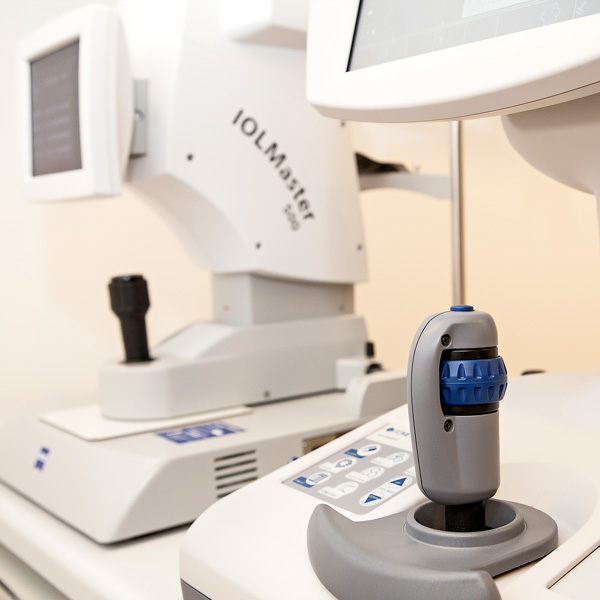 Microscopia Especular – IOMR | Instituto de Oftalmologia Marco Rey